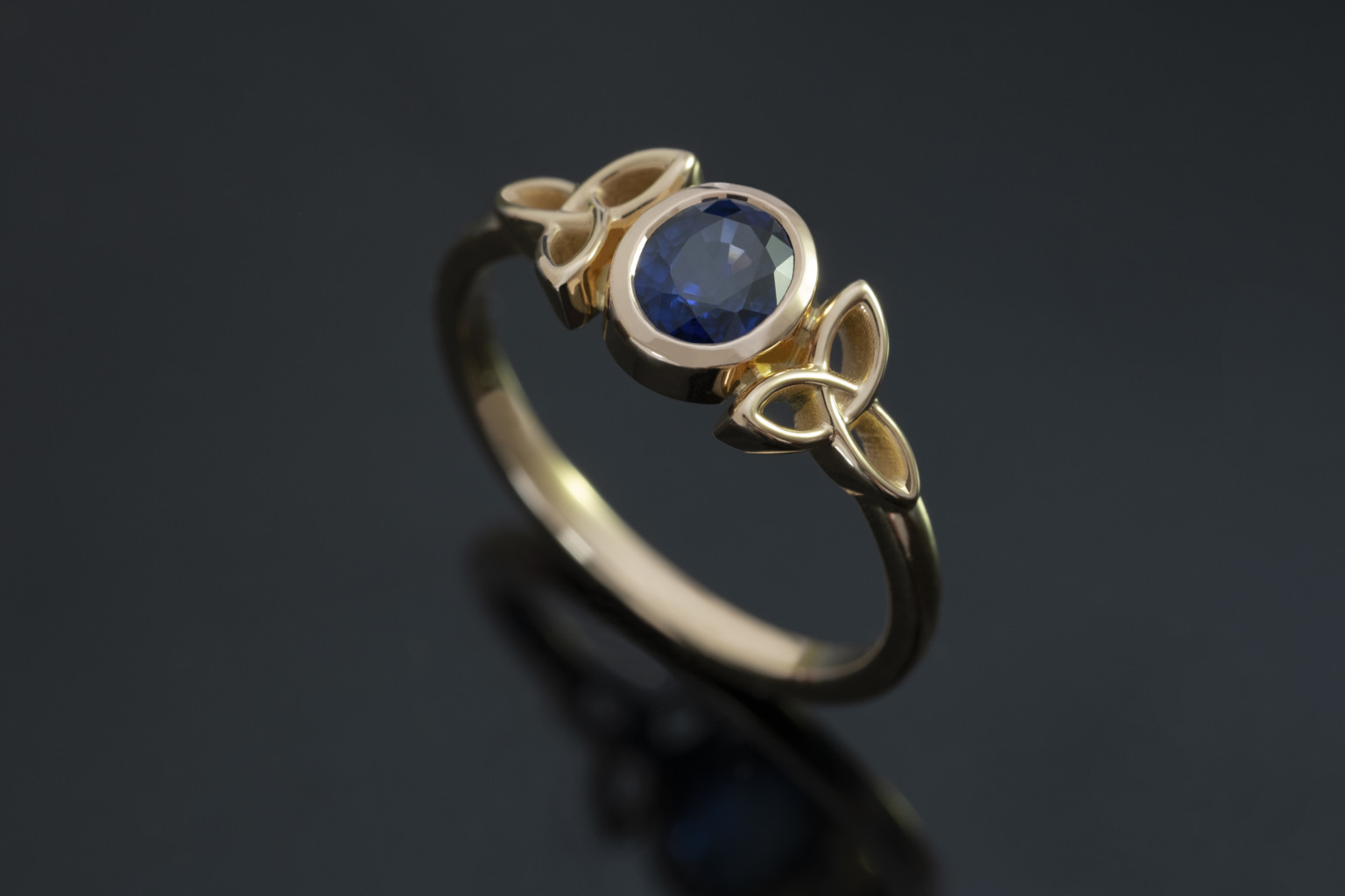 FRONT • Safiiriga keldi sõrmus Katrinile